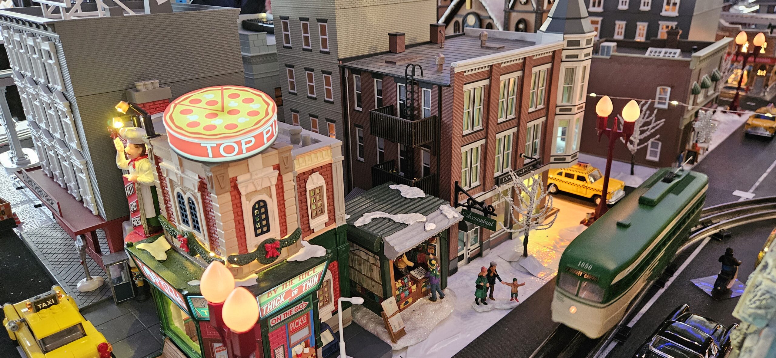 Schedule and Special Events - Neighborhood Christmas Train Experience